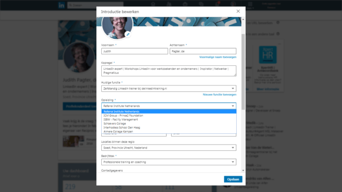 Hoe wijzig ik de volgorde onder Ervaring of Opleiding bij LinkedIn?